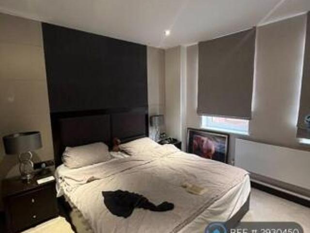 Studio flat for rent in The Headrow, Leeds, LS1