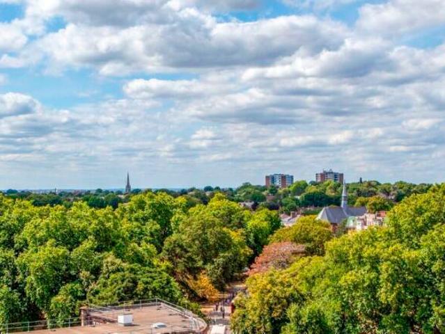 Studio flat for rent in The Mall, London, W5