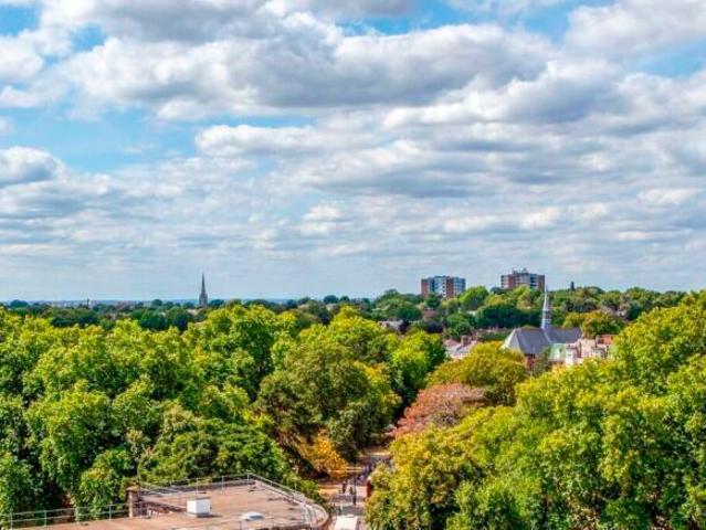 Studio flat for rent in The Mall, London, W5