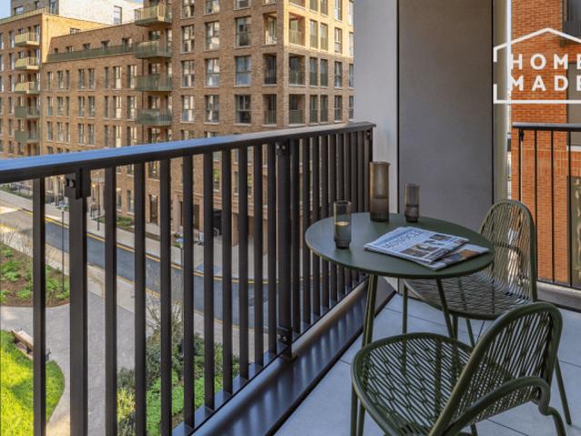 Studio flat for rent in The Maple, NW2