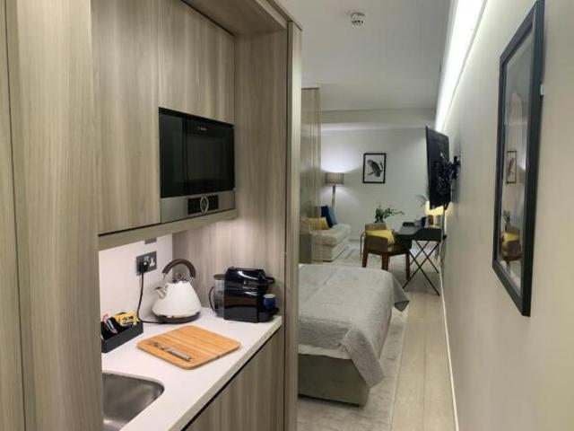 Studio flat for rent in The Quarters, Finchley Road, London, NW3 5JB, NW3