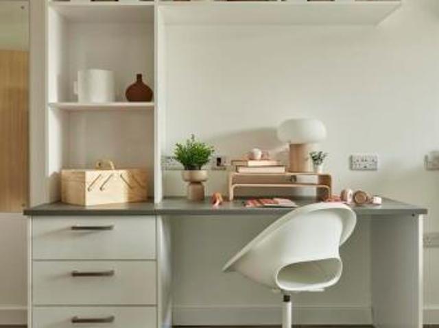 Studio flat for rent in The Reservoir, North Hill, PL4