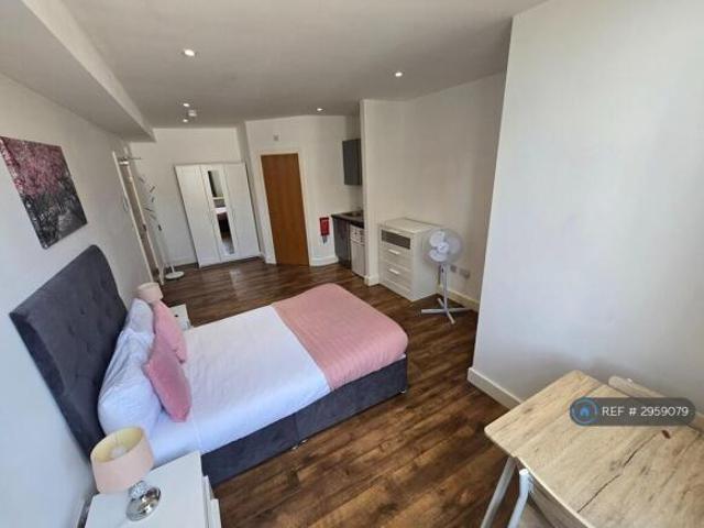 Studio flat for rent in The Webberley, Stoke On Trent, ST1