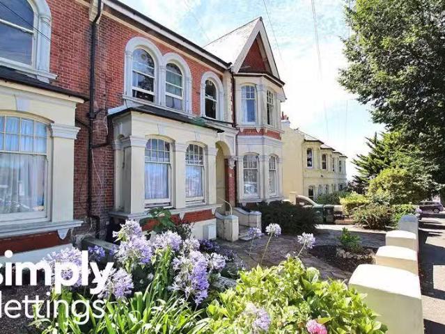 Studio flat for rent in The Upper Drive, Hove, BN3