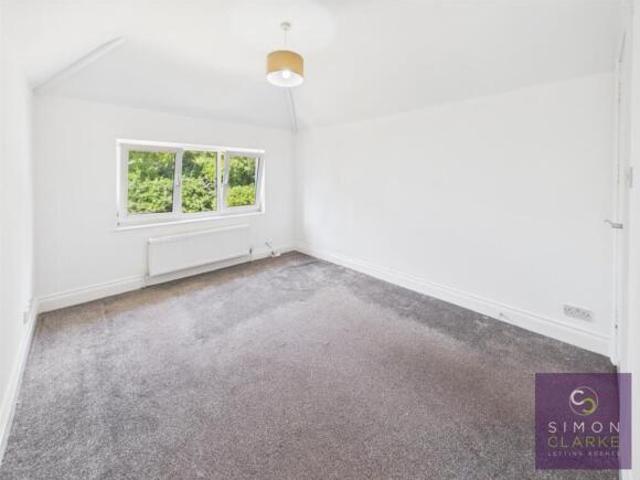 Studio flat for rent in The Vale, London, NW11
