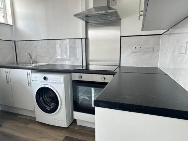 Studio flat for rent in Thirlwell Road, Sheffield, S8