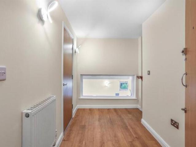 Studio flat for rent in Throwley Way, Sutton, SM1