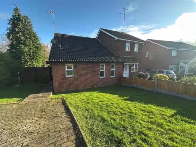 Studio flat for rent in Tidbury Close, Walkwood, Redditch, B97