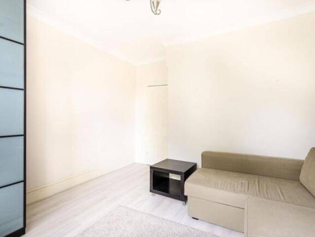 Studio flat for rent in Tierney Road, Streatham Hill, London, SW2