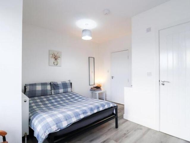 Studio flat for rent in Towcester Road, Northampton, NN4