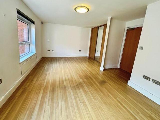 Studio flat for rent in Town Centre, RG21