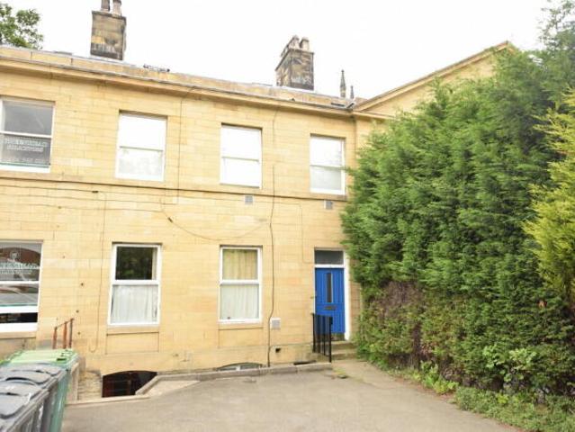 Studio flat for rent in Trinity Street, Huddersfield, HD1