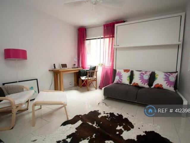 Studio flat for rent in Upper Thames Street, London, EC4V