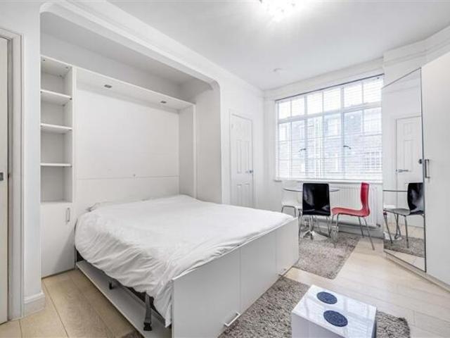 Studio flat for rent in Upper Woburn Place, London, WC1H