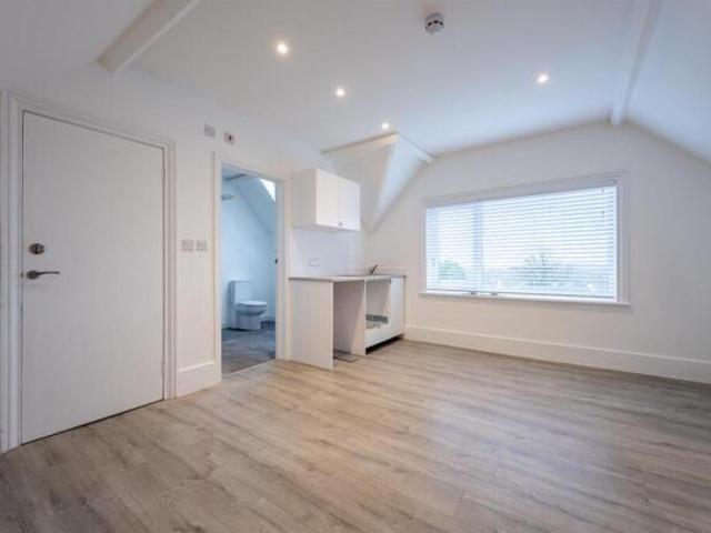 Studio flat for rent in Upper Avenue, Eastbourne, BN21