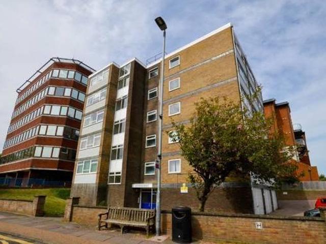 Studio flat for rent in Upperton Road Eastbourne East Sussex BN21