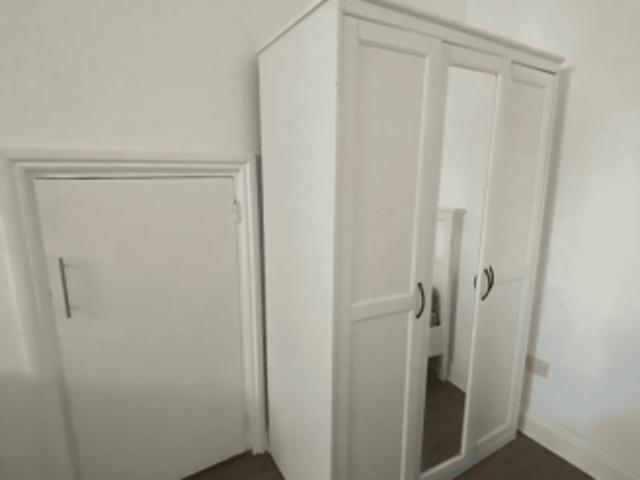 Studio flat for rent in Uxbridge Road, London, W12