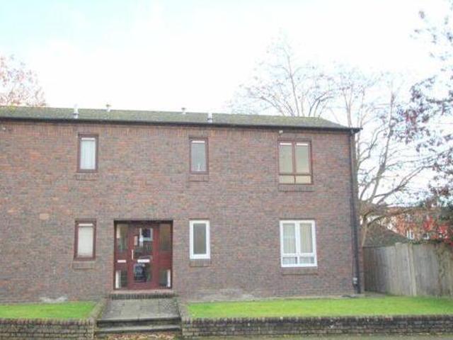 Studio Flat For Rent In Victoria Place