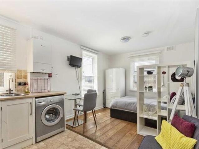 Studio flat for rent in, Wandsworth Road, SW8
