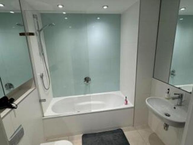 Studio flat for rent in Walworth Road, Elephant and Castle, London, SE1