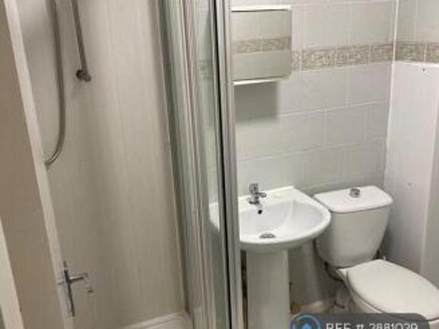 Studio flat for rent in Walworth Road, London, SE1