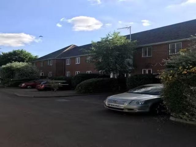 Studio flat for rent in Walsingham Close, Hatfield, Hertfordsh.