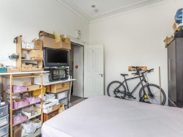 Studio flat for rent in Warwick Avenue W9