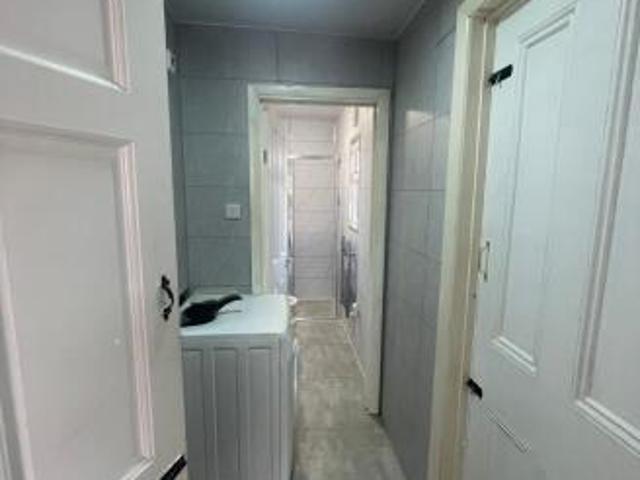 Studio flat for rent in Warwick Road, Chingford, Waltham Forest, E4