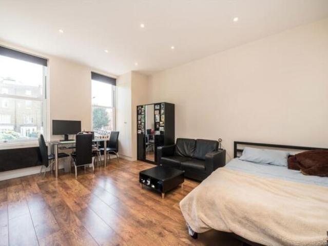 Studio flat for rent in Warwick Road, Earl's Court, SW5