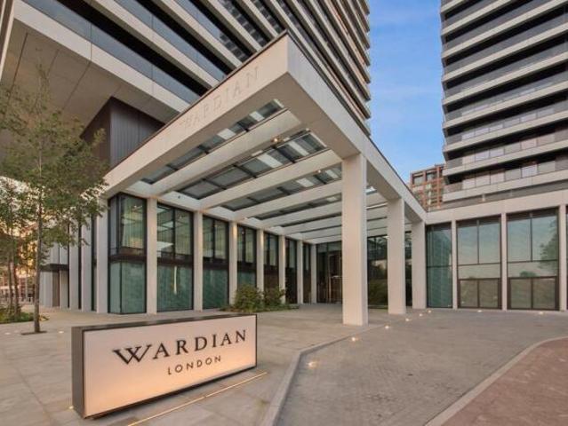 Studio flat for rent in Wardian Tower, Bagshaw Building, South Quay, Canary Wharf, London, E14 9ED, E14