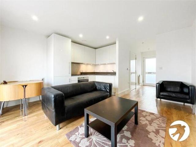 Studio flat for rent in Warehouse Court, Woolwich, SE18