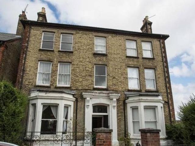 Studio flat for rent in Watts Avenue Rochester ME1