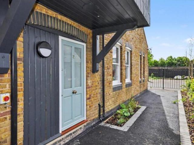 Studio flat for rent in Waterside, Queensway, Leamington Spa, CV31