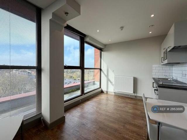 Studio flat for rent in Week Street, Maidstone, ME14