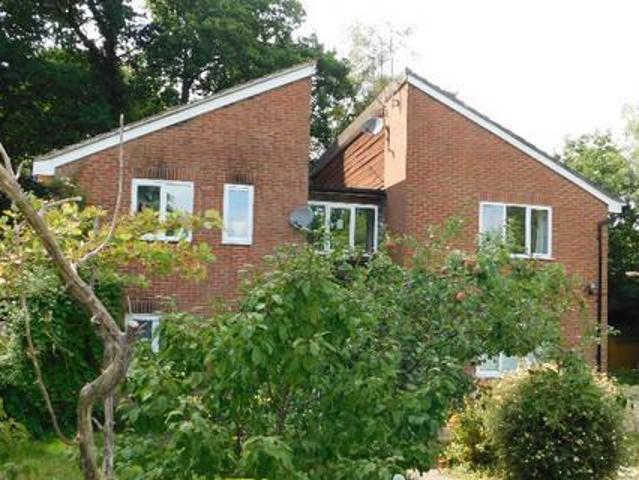 Studio flat for rent in Wellington Avenue Bordon Hampshire GU35