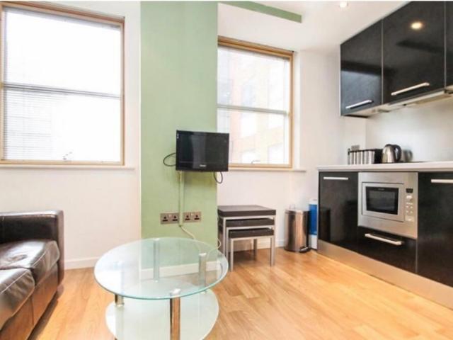 Studio flat for rent in Wellington Street, Leeds, West Yorkshire, LS1