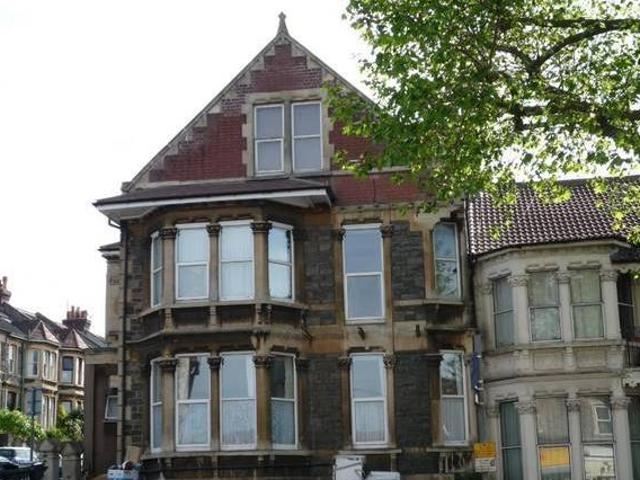 Studio flat for rent in Wells Road Bristol BS4 2DF BS4