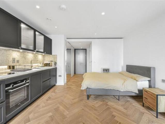 Studio flat for rent in West End Gate, W2