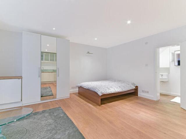 Studio flat for rent in West End Lane, London, NW6