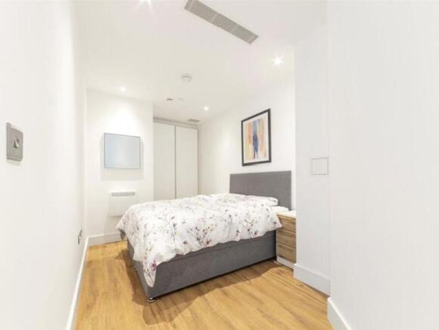 Studio flat for rent in West Gate, Ealing, W5