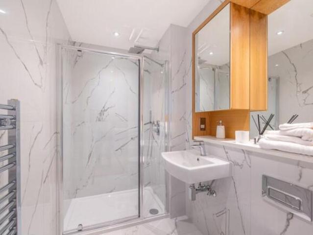 Studio flat for rent in West Gate, Park Royal, London, W5