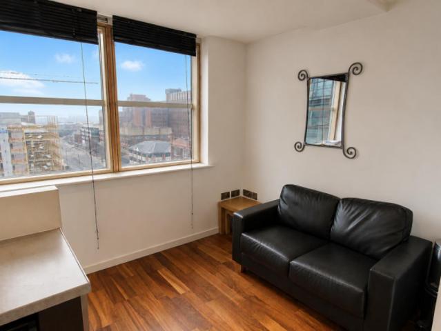 Studio flat for rent in West Point, Wellington Street, LS1