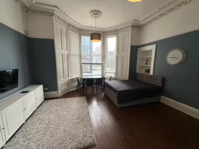 Studio flat for rent in West Regent Street, City Centre, Glasg.