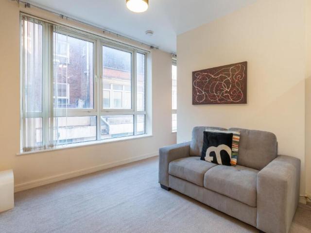 Studio flat for rent in West Two, Suffolk Street Queensway, B1 1LW, B1
