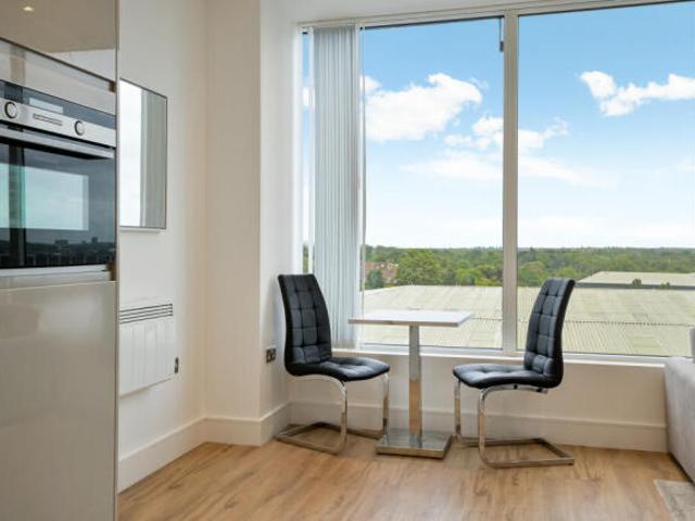 Studio flat for rent in Westgate House, West Gate, Ealing, W5