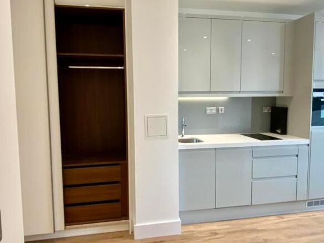 Studio flat for rent in Westgate House, West Gate, Ealing, W5