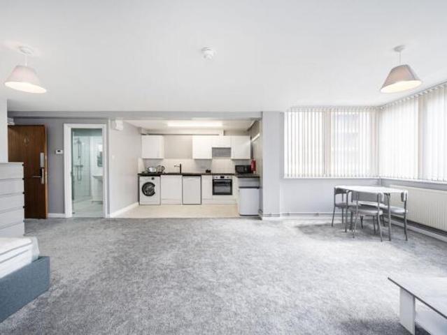 Studio flat for rent in Whitechapel Road, Whitechapel, London, E1