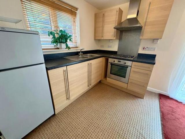 Studio flat for rent in Whitworth Square, Cardiff, CF14