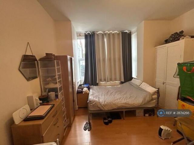 Studio flat for rent in Whittington Road, London, N22