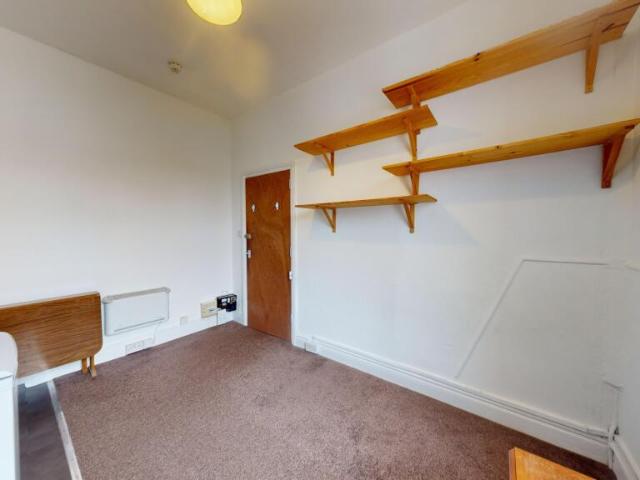 Studio flat for rent in Whippingham Road, Brighton, BN2